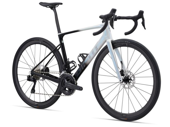 Vélo Route GIANT Defy Advanced Pro 1 105 Di2 | Intercycle